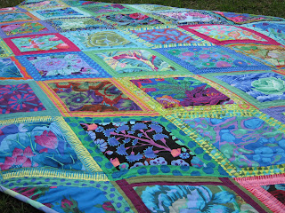 Yellow roses: Bordered Diamonds is finished!